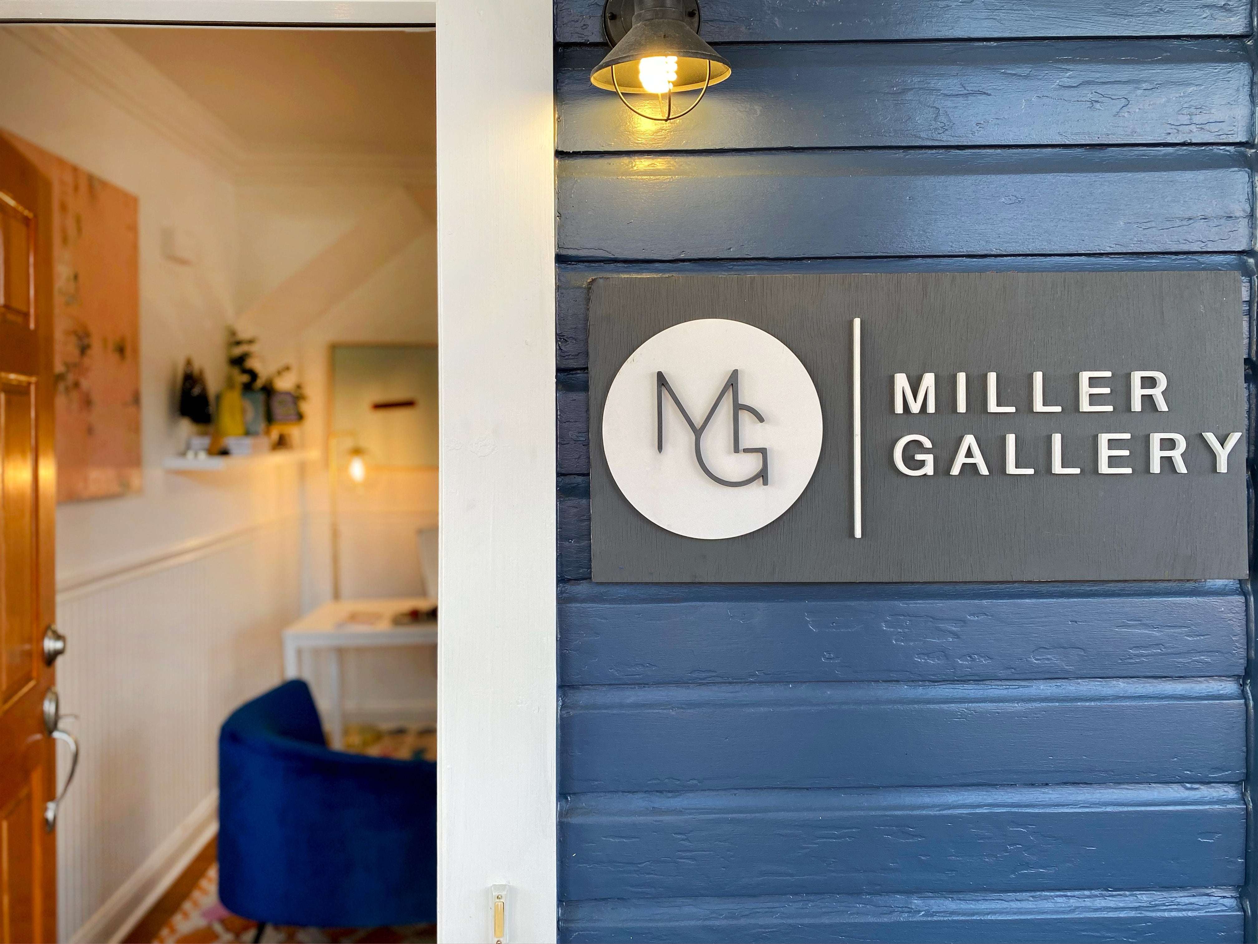 What is a hybrid gallery model? – The Miller Gallery